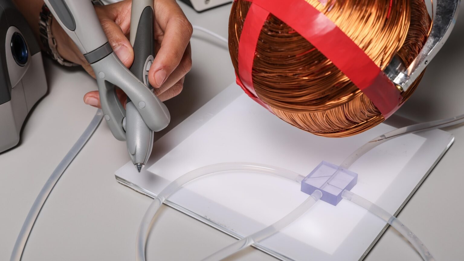 MagFlow Microcatheter Uses Blood Flow and Magnetic Steering to Deliver ...