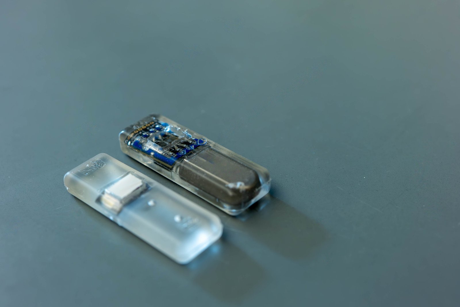 Oxygen‑Generating Implant Supports Dense Cell Factories for Long‑Term ...